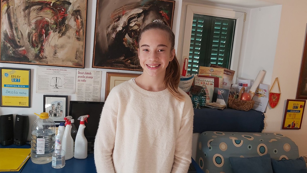 Gošća emisije pjesnikinja Nikolina Nikolić, učenica OŠ “Narodni heroj ...